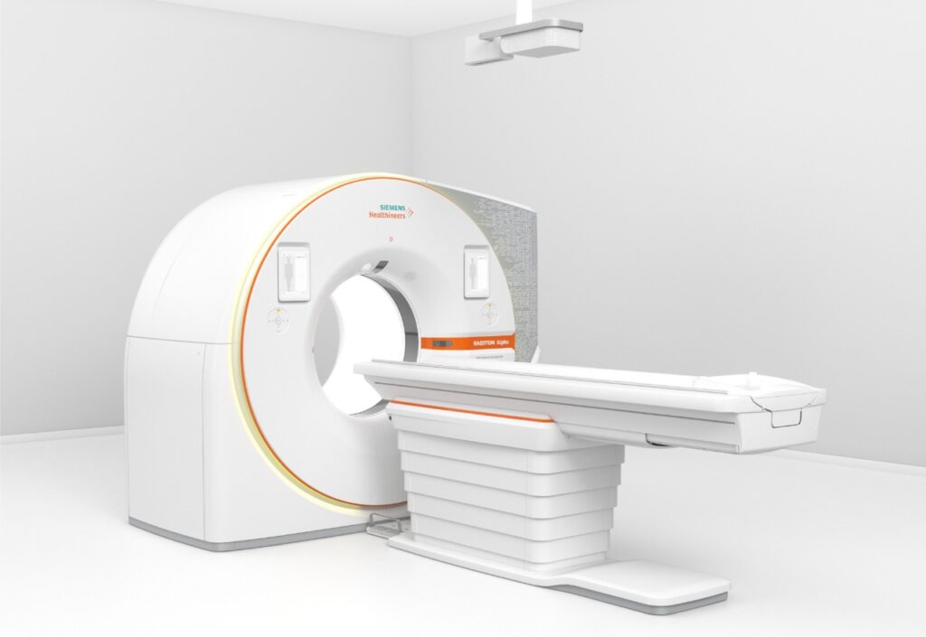 Siemens Healthineers lanzó el primer escáner de tomografía con ...